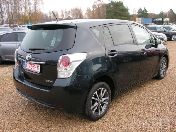 Grey Toyota Verso 2014 in Riga, with an engine capacity of 1.60 L and mileage of 187 thousand km for 6950 €, photo 3 on AUTOMOTO.COM.LV