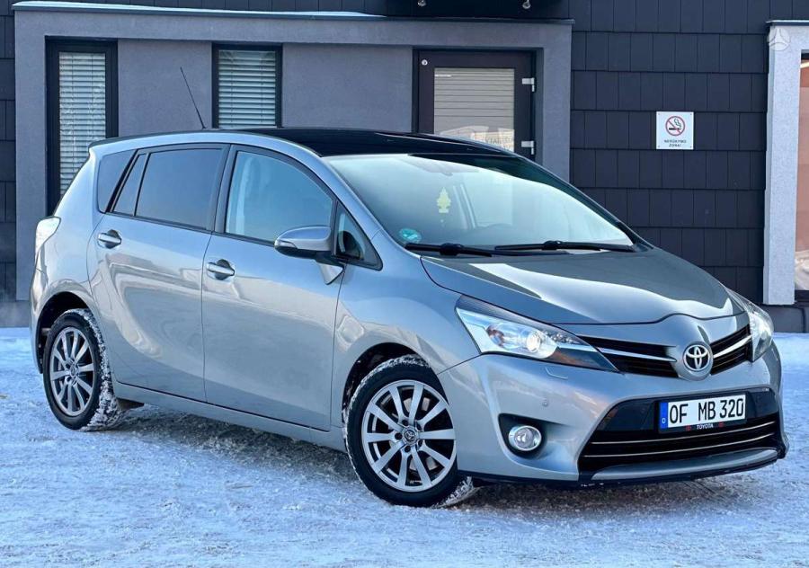 Pelēks Toyota Verso 2014 Kauņa, ar dzinēja tilpumu 2.20 L un nobraukumu 194 tūkst. km par 7400 €, foto 1 vietnē AUTOMOTO.COM.LV