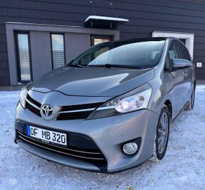 Pelēks Toyota Verso 2014 Kauņa, ar dzinēja tilpumu 2.20 L un nobraukumu 194 tūkst. km par 7400 €, foto 2 vietnē AUTOMOTO.COM.LV