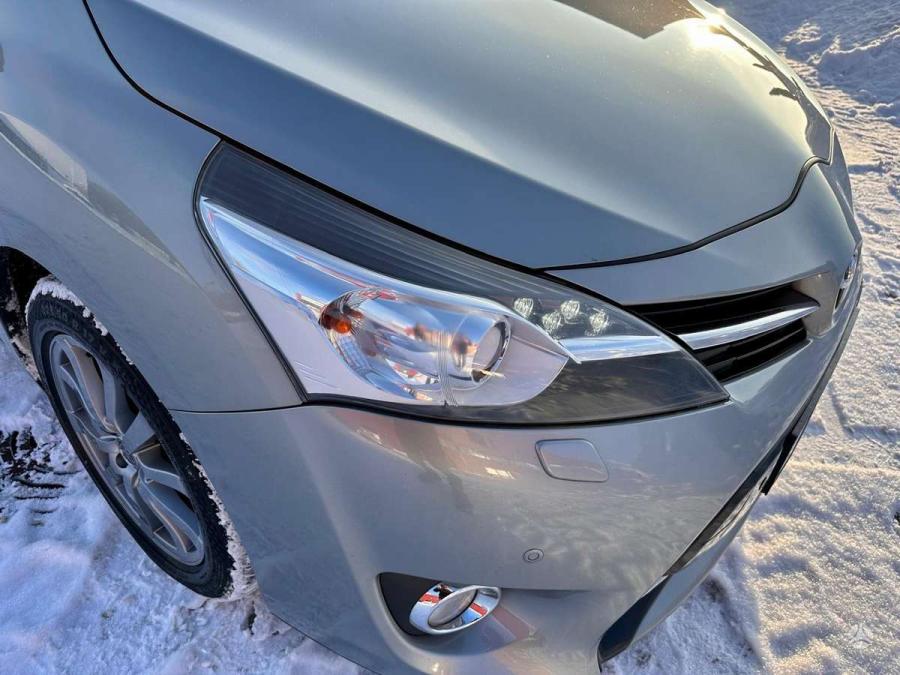 Pelēks Toyota Verso 2014 Kauņa, ar dzinēja tilpumu 2.20 L un nobraukumu 194 tūkst. km par 7400 €, foto 8 vietnē AUTOMOTO.COM.LV