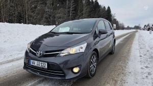 Pelēks Toyota Verso 2014 Plungė, ar dzinēja tilpumu 2.00 L un nobraukumu 248 tūkst. km par 6950 €, foto  vietnē AUTOMOTO.COM.LV