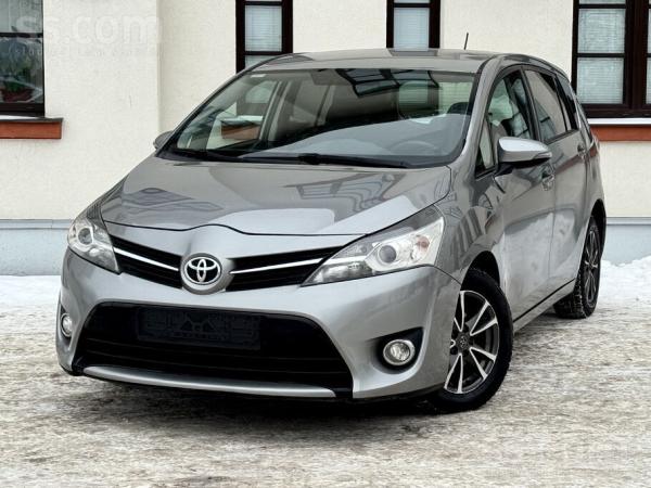 Pelēks Toyota Verso 2014 Jelgava, ar dzinēja tilpumu 2.00 L un nobraukumu 191 tūkst. km par 6950 €, foto 1 vietnē AUTOMOTO.COM.LV