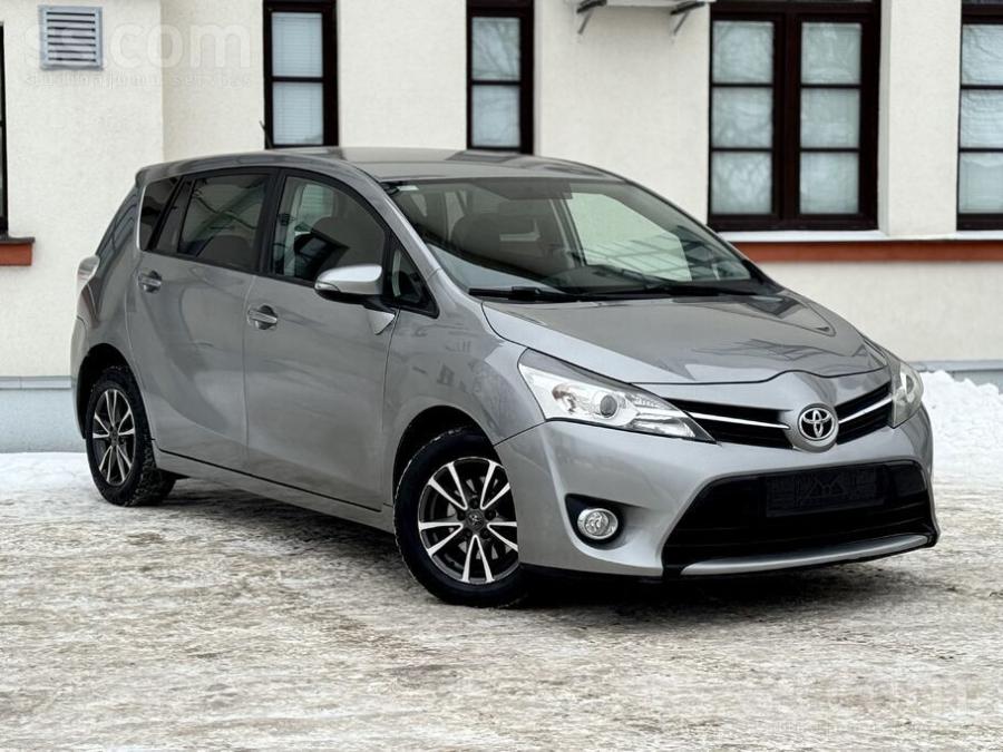 Pelēks Toyota Verso 2014 Jelgava, ar dzinēja tilpumu 2.00 L un nobraukumu 191 tūkst. km par 6950 €, foto 6 vietnē AUTOMOTO.COM.LV