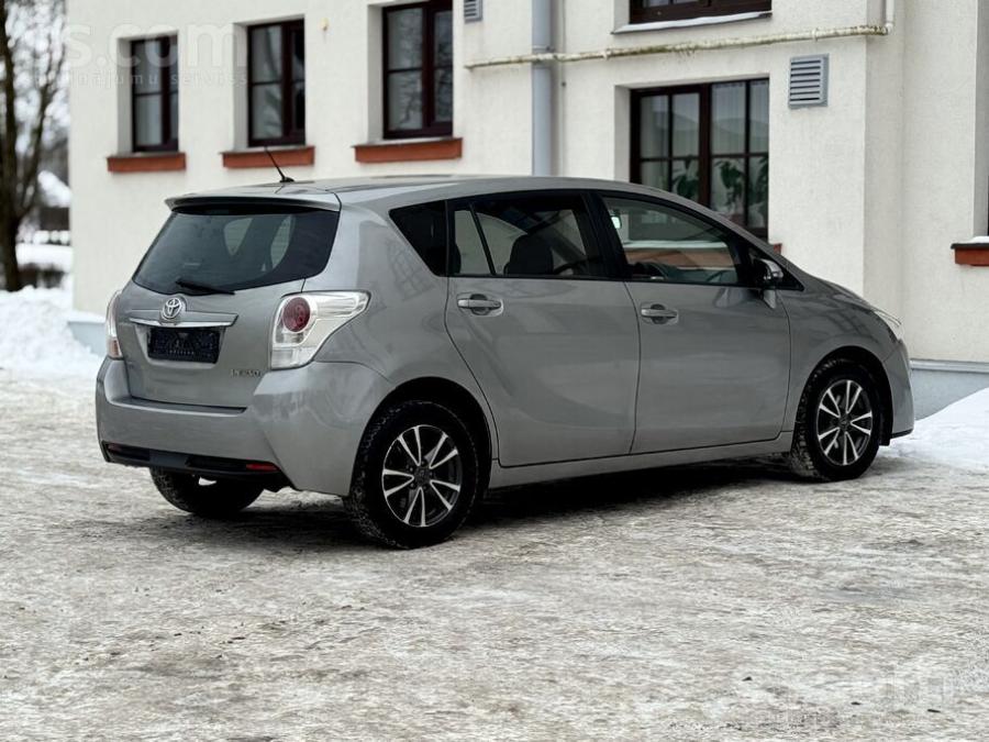Pelēks Toyota Verso 2014 Jelgava, ar dzinēja tilpumu 2.00 L un nobraukumu 191 tūkst. km par 6950 €, foto 11 vietnē AUTOMOTO.COM.LV