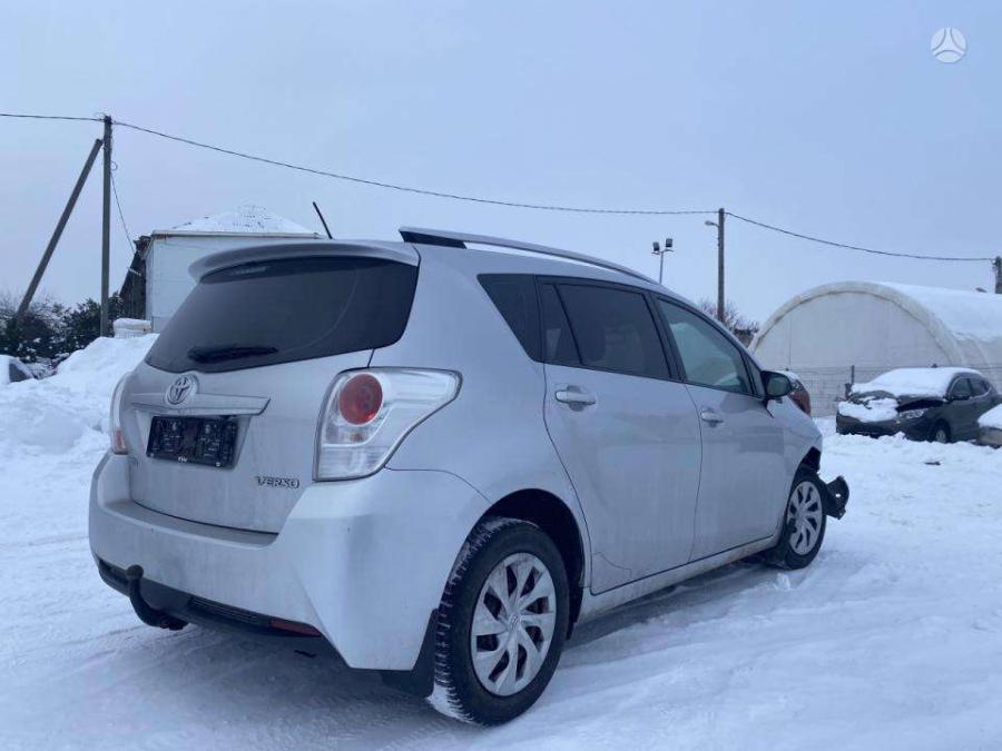Pelēks Toyota Verso 2014 Radviliškis, ar dzinēja tilpumu 1.80 L un nobraukumu 209 tūkst. km par 5450 €, foto 3 vietnē AUTOMOTO.COM.LV