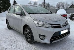 Pelēks Toyota Verso 2014 Tauragė, ar dzinēja tilpumu 1.60 L un nobraukumu 220 tūkst. km par 3999 €, foto 2 vietnē AUTOMOTO.COM.LV