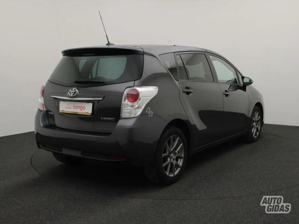 Pelēks Toyota Verso 2014 Viļņa, ar dzinēja tilpumu 1.60 L un nobraukumu 188 tūkst. km par 7699 €, foto 8 vietnē AUTOMOTO.COM.LV
