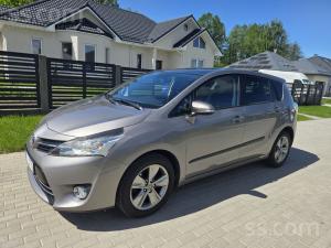 Grey Toyota Verso 2014 in Riga, with an engine capacity of 1.60 L and mileage of 193 thousand km for 6500 €, photo 5 on AUTOMOTO.COM.LV