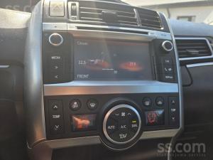 Grey Toyota Verso 2014 in Riga, with an engine capacity of 1.60 L and mileage of 193 thousand km for 6500 €, photo 21 on AUTOMOTO.COM.LV