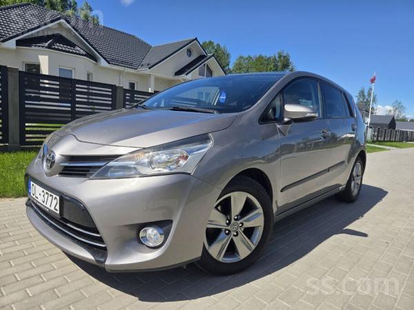 Pelēks Toyota Verso 2014 Rīga, ar dzinēja tilpumu 1.60 L un nobraukumu 193 tūkst. km par 6500 €, foto 1 vietnē AUTOMOTO.COM.LV