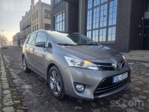 Grey Toyota Verso 2014 in Riga, with an engine capacity of 1.60 L and mileage of 192 thousand km for 6650 €, photo 9 on AUTOMOTO.COM.LV