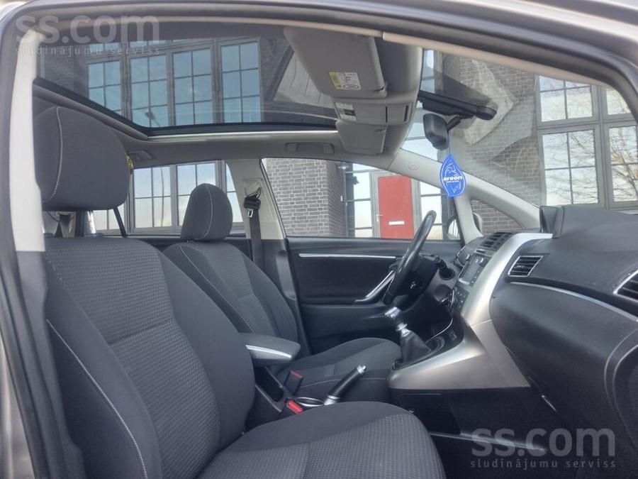 Grey Toyota Verso 2014 in Riga, with an engine capacity of 1.60 L and mileage of 192 thousand km for 6650 €, photo 14 on AUTOMOTO.COM.LV