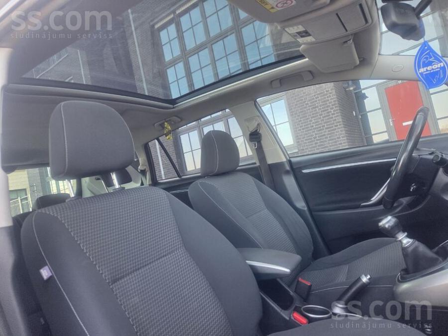 Grey Toyota Verso 2014 in Riga, with an engine capacity of 1.60 L and mileage of 192 thousand km for 6650 €, photo 15 on AUTOMOTO.COM.LV