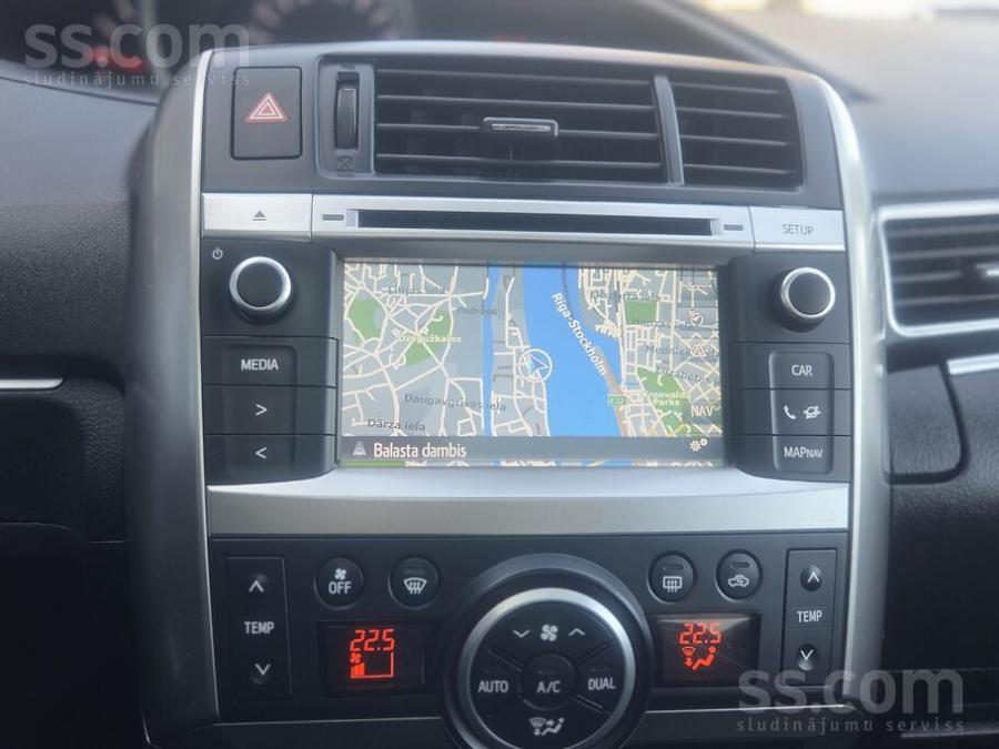 Grey Toyota Verso 2014 in Riga, with an engine capacity of 1.60 L and mileage of 192 thousand km for 6650 €, photo 20 on AUTOMOTO.COM.LV