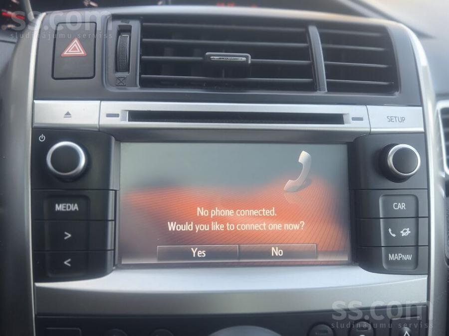 Grey Toyota Verso 2014 in Riga, with an engine capacity of 1.60 L and mileage of 192 thousand km for 6650 €, photo 23 on AUTOMOTO.COM.LV