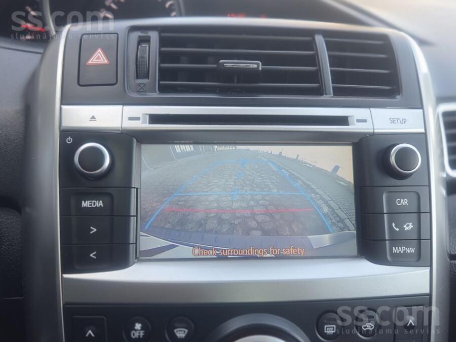 Grey Toyota Verso 2014 in Riga, with an engine capacity of 1.60 L and mileage of 192 thousand km for 6650 €, photo 25 on AUTOMOTO.COM.LV