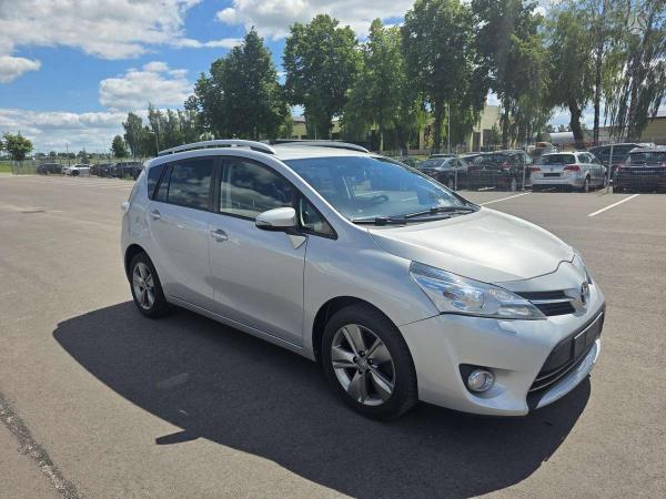 Grey Toyota Verso 2014 in Marijampole, with an engine capacity of 1.60 L and mileage of 283 thousand km for 4150 €, photo 2 on AUTOMOTO.COM.LV