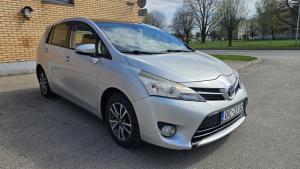 Grey Toyota Verso 2014 in Riga, with an engine capacity of 1.60 L and mileage of 194 thousand km for 6950 €, photo 4 on AUTOMOTO.COM.LV