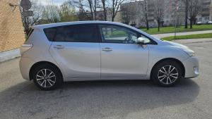 Grey Toyota Verso 2014 in Riga, with an engine capacity of 1.60 L and mileage of 194 thousand km for 6950 €, photo 5 on AUTOMOTO.COM.LV