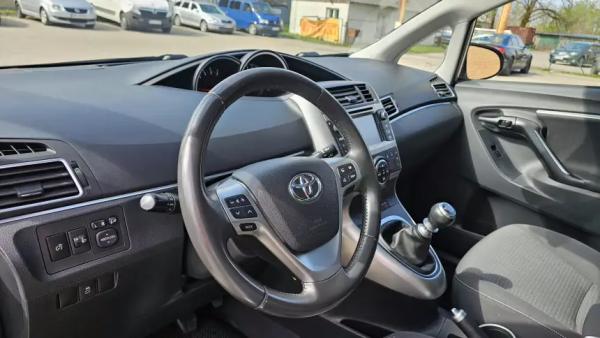 Pelēks Toyota Verso 2014 Rīga, ar dzinēja tilpumu 1.60 L un nobraukumu 194 tūkst. km par 6950 €, foto 10 vietnē AUTOMOTO.COM.LV