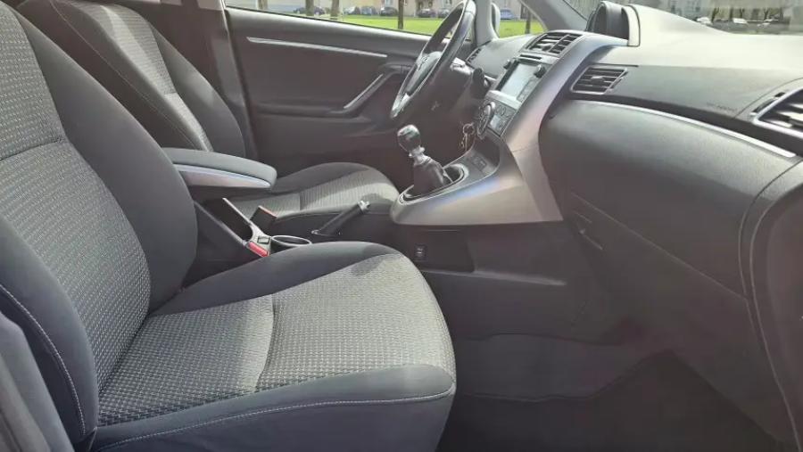 Pelēks Toyota Verso 2014 Rīga, ar dzinēja tilpumu 1.60 L un nobraukumu 194 tūkst. km par 6950 €, foto 16 vietnē AUTOMOTO.COM.LV
