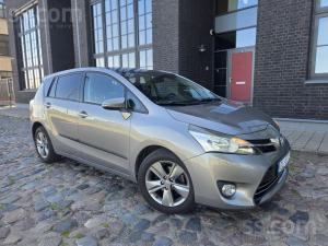 Pelēks Toyota Verso 2014 Rīga, ar dzinēja tilpumu 1.60 L un nobraukumu 192 tūkst. km par 6490 €, foto 3 vietnē AUTOMOTO.COM.LV