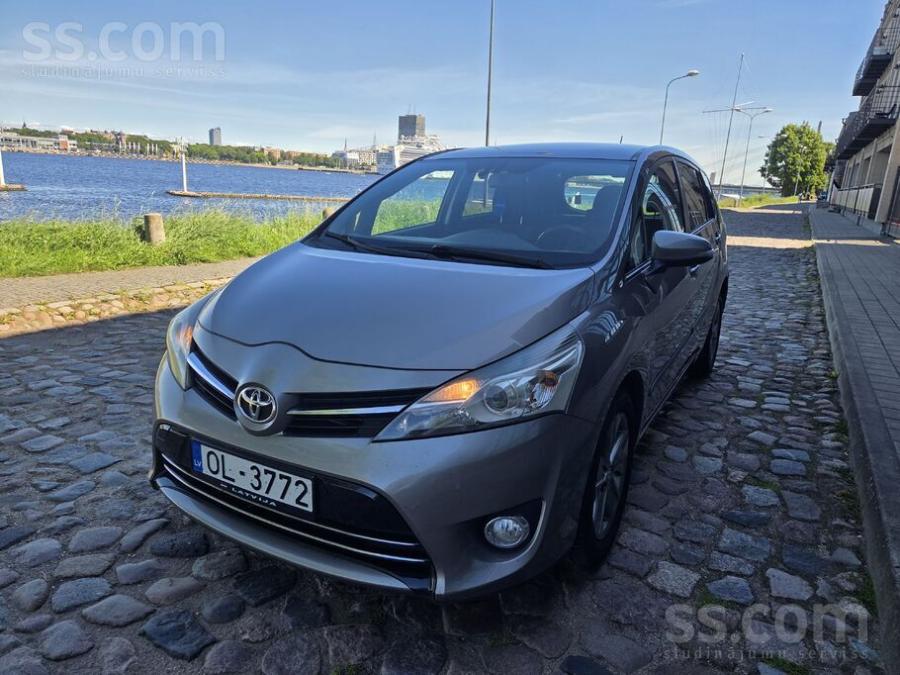 Pelēks Toyota Verso 2014 Rīga, ar dzinēja tilpumu 1.60 L un nobraukumu 192 tūkst. km par 6490 €, foto 11 vietnē AUTOMOTO.COM.LV