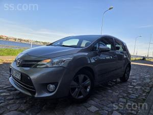 Pelēks Toyota Verso 2014 Rīga, ar dzinēja tilpumu 1.60 L un nobraukumu 192 tūkst. km par 6490 €, foto 12 vietnē AUTOMOTO.COM.LV