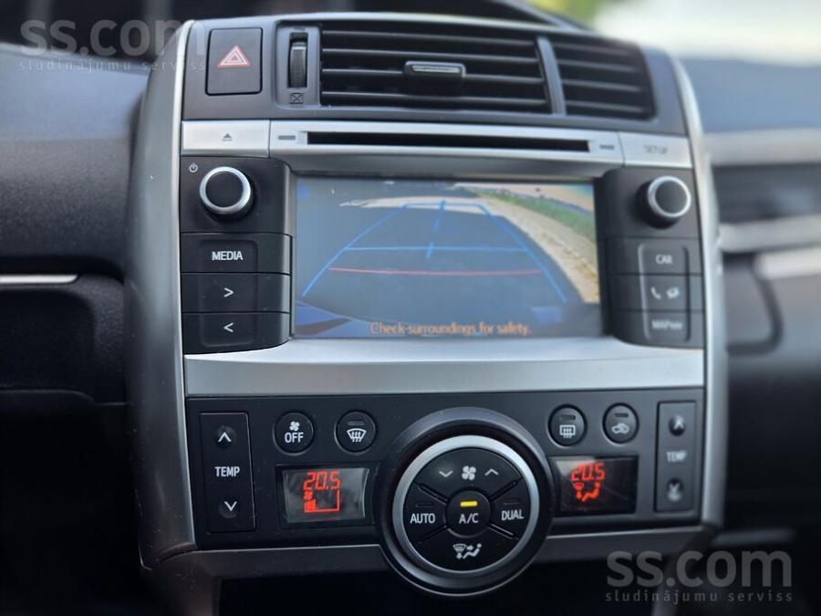 Pelēks Toyota Verso 2014 Rīga, ar dzinēja tilpumu 1.60 L un nobraukumu 192 tūkst. km par 6490 €, foto 24 vietnē AUTOMOTO.COM.LV