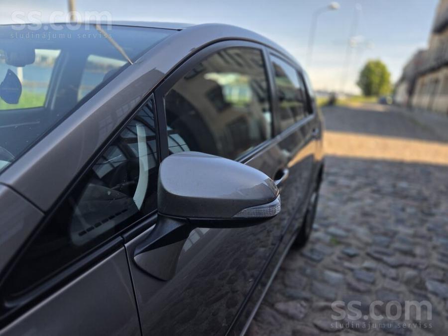 Pelēks Toyota Verso 2014 Rīga, ar dzinēja tilpumu 1.60 L un nobraukumu 192 tūkst. km par 6490 €, foto 26 vietnē AUTOMOTO.COM.LV