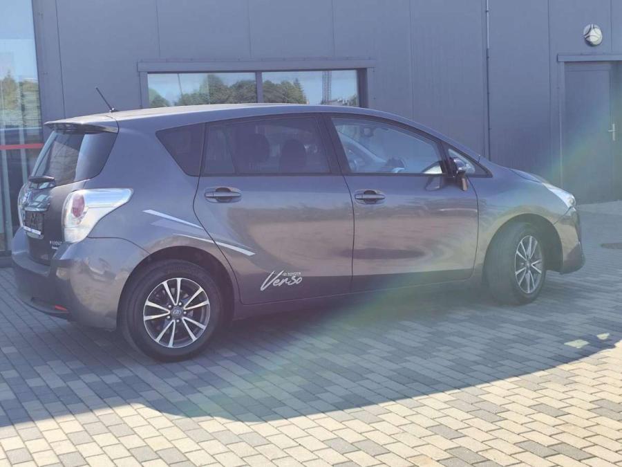 Pelēks Toyota Verso 2014 Šauļi, ar dzinēja tilpumu 1.60 L un nobraukumu 220 tūkst. km par 5700 €, foto 9 vietnē AUTOMOTO.COM.LV