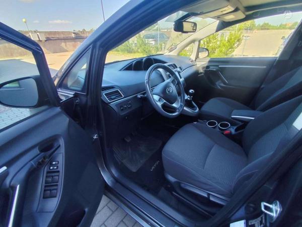 Pelēks Toyota Verso 2014 Šauļi, ar dzinēja tilpumu 1.60 L un nobraukumu 220 tūkst. km par 5700 €, foto 10 vietnē AUTOMOTO.COM.LV