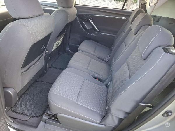 Grey Toyota Verso 2014 in Marijampole, with an engine capacity of 1.60 L and mileage of 199 thousand km for 6699 €, photo 9 on AUTOMOTO.COM.LV