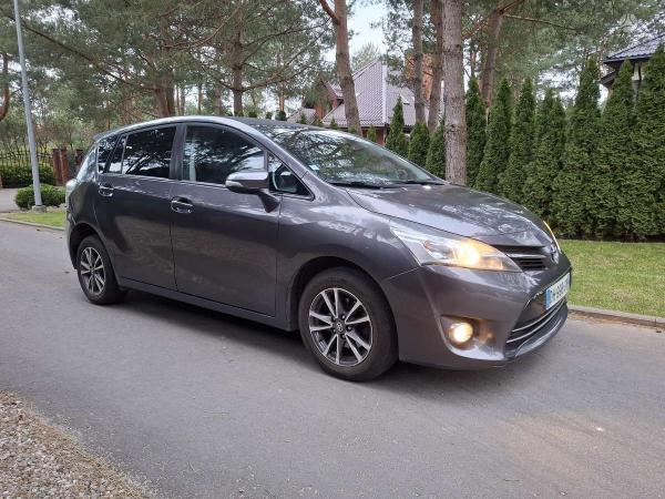 Pelēks Toyota Verso 2014 Viļņa, ar dzinēja tilpumu 1.60 L un nobraukumu 220 tūkst. km par 5100 €, foto 7 vietnē AUTOMOTO.COM.LV