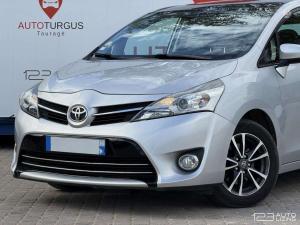 Pelēks Toyota Verso 2014 Tauragė, ar dzinēja tilpumu 2.00 L un nobraukumu 141 tūkst. km par 6700 €, foto 3 vietnē AUTOMOTO.COM.LV