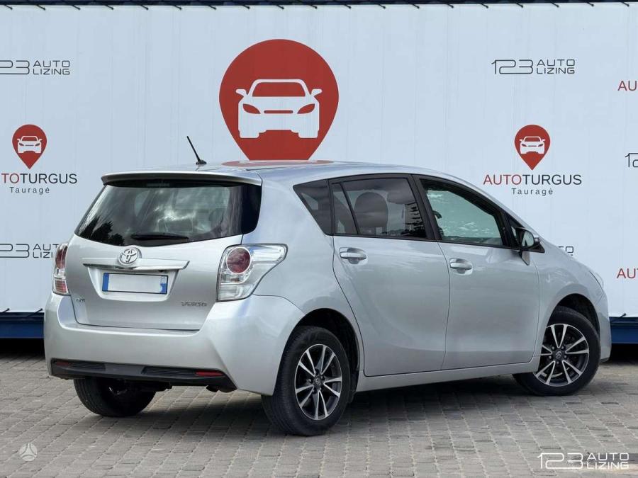 Pelēks Toyota Verso 2014 Tauragė, ar dzinēja tilpumu 2.00 L un nobraukumu 141 tūkst. km par 6700 €, foto 9 vietnē AUTOMOTO.COM.LV