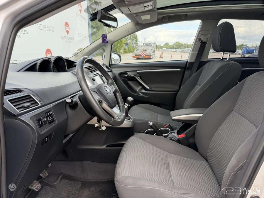 Pelēks Toyota Verso 2014 Tauragė, ar dzinēja tilpumu 2.00 L un nobraukumu 141 tūkst. km par 6700 €, foto 11 vietnē AUTOMOTO.COM.LV