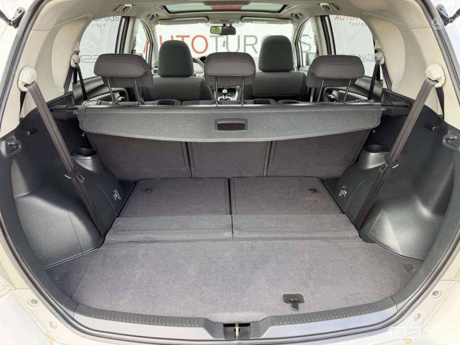 Pelēks Toyota Verso 2014 Tauragė, ar dzinēja tilpumu 2.00 L un nobraukumu 141 tūkst. km par 6700 €, foto 26 vietnē AUTOMOTO.COM.LV
