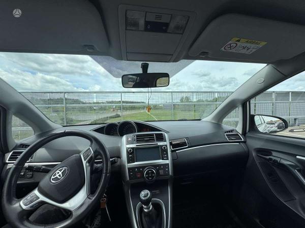 Pelēks Toyota Verso 2014 Šauļi, ar dzinēja tilpumu 1.60 L un nobraukumu 240 tūkst. km par 4700 €, foto 10 vietnē AUTOMOTO.COM.LV