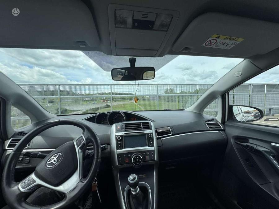 Pelēks Toyota Verso 2014 Šauļi, ar dzinēja tilpumu 1.60 L un nobraukumu 240 tūkst. km par 4700 €, foto 10 vietnē AUTOMOTO.COM.LV