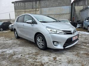 Grey Toyota Verso 2015 in Rezekne, with an engine capacity of 1.60 L and mileage of 0 thousand km for 7250 €, photo 4 on AUTOMOTO.COM.LV