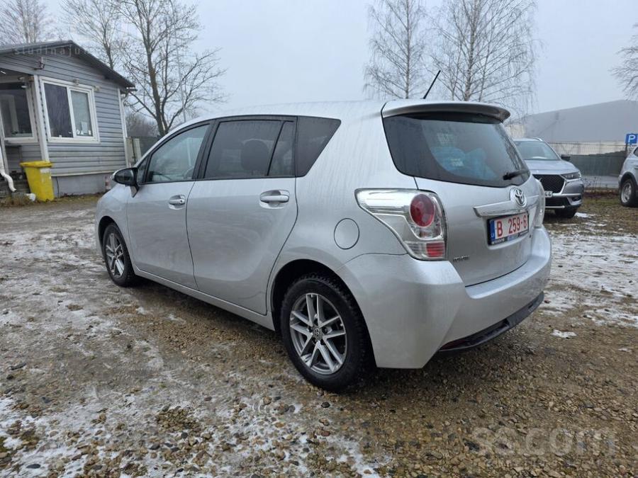 Grey Toyota Verso 2015 in Rezekne, with an engine capacity of 1.60 L and mileage of 0 thousand km for 7250 €, photo 5 on AUTOMOTO.COM.LV