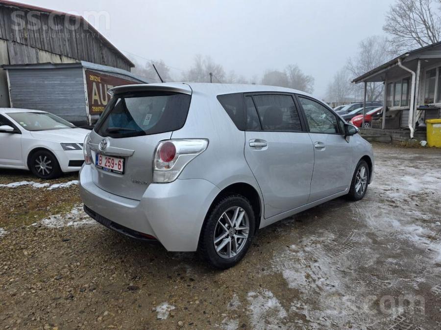 Grey Toyota Verso 2015 in Rezekne, with an engine capacity of 1.60 L and mileage of 0 thousand km for 7250 €, photo 6 on AUTOMOTO.COM.LV