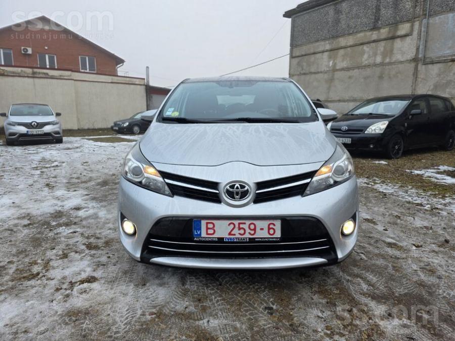 Grey Toyota Verso 2015 in Rezekne, with an engine capacity of 1.60 L and mileage of 0 thousand km for 7250 €, photo 7 on AUTOMOTO.COM.LV