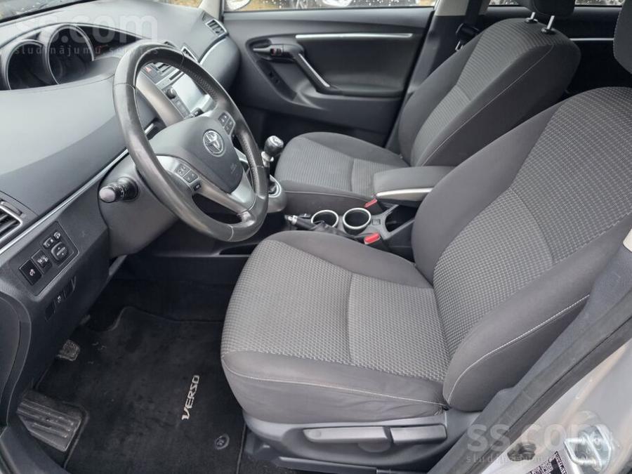 Grey Toyota Verso 2015 in Rezekne, with an engine capacity of 1.60 L and mileage of 0 thousand km for 7250 €, photo 10 on AUTOMOTO.COM.LV