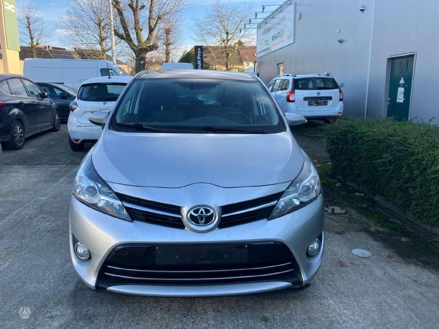 Pelēks Toyota Verso 2015 Kauņa, ar dzinēja tilpumu 1.60 L un nobraukumu 230 tūkst. km par 6700 €, foto 1 vietnē AUTOMOTO.COM.LV