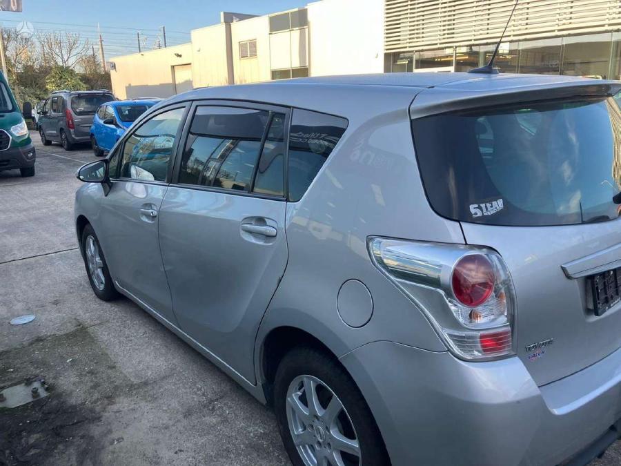 Pelēks Toyota Verso 2015 Kauņa, ar dzinēja tilpumu 1.60 L un nobraukumu 230 tūkst. km par 6700 €, foto 2 vietnē AUTOMOTO.COM.LV