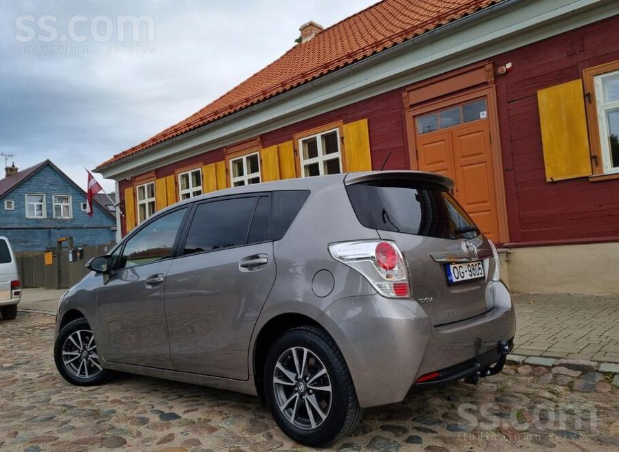 Pelēks Toyota Verso 2015 Jelgava, ar dzinēja tilpumu 1.60 L un nobraukumu 171 tūkst. km par 7400 €, foto 8 vietnē AUTOMOTO.COM.LV