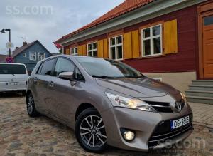 Grey Toyota Verso 2015 in Jelgava, with an engine capacity of 1.60 L and mileage of 171 thousand km for 7400 €, photo  on AUTOMOTO.COM.LV