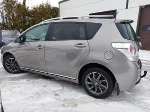 Pelēks Toyota Verso 2015 Utena, ar dzinēja tilpumu 1.80 L un nobraukumu 158 tūkst. km par 10600 €, foto 4 vietnē AUTOMOTO.COM.LV